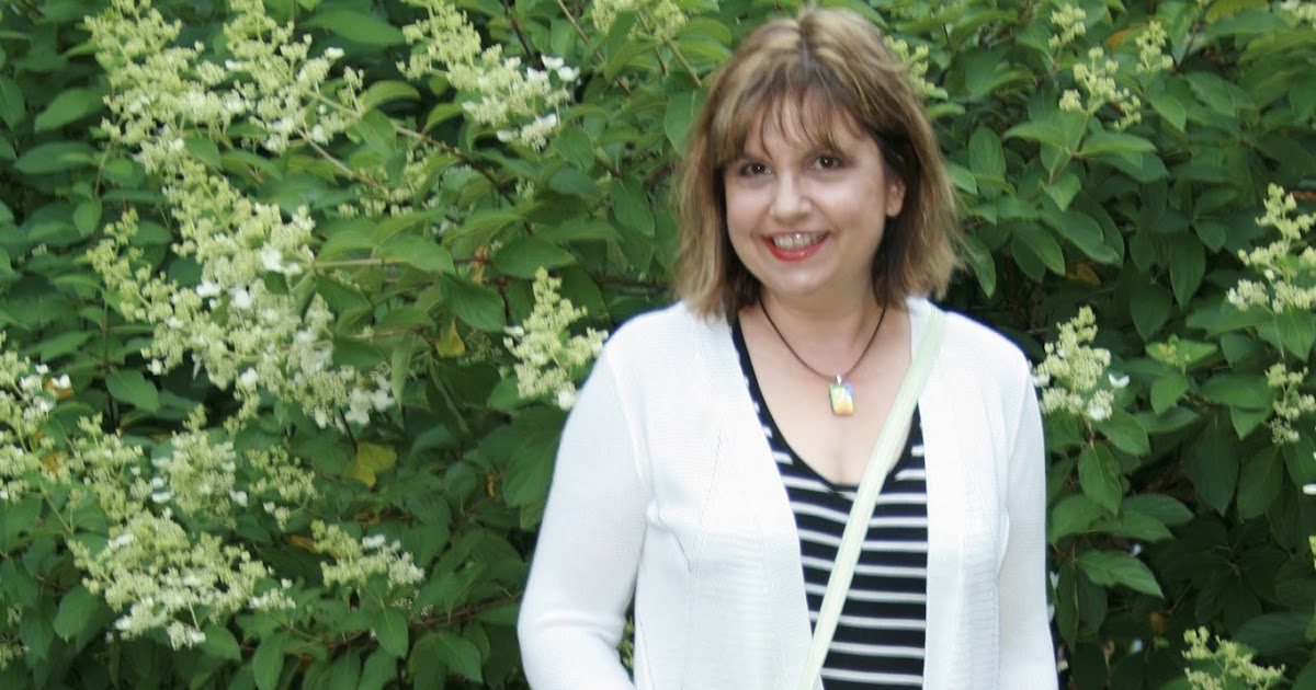 Amy's Creative Pursuits: A Dress That Keeps Going, And Going, And Going....