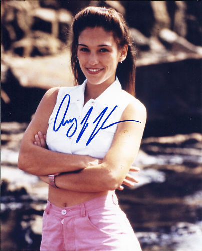 The Temple Of Amy Jo Johnson: Amy Jo Johnson Autographs