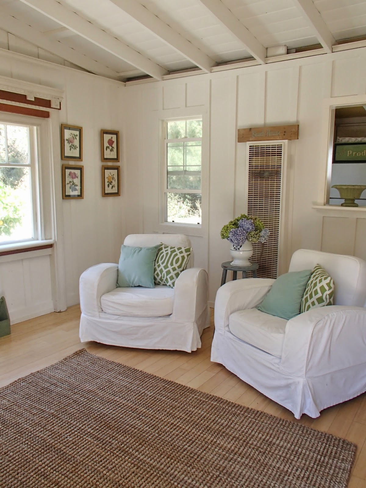 D.D.'s Cottage and Design: Staging a small Beach Cottage