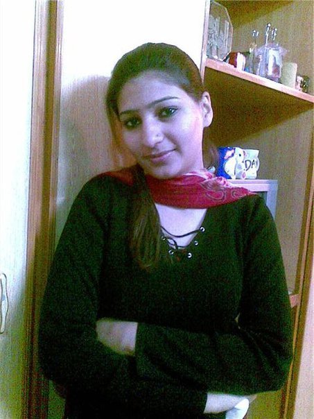 Aisha Kanwal- Hot Babe | Pixdesi4in