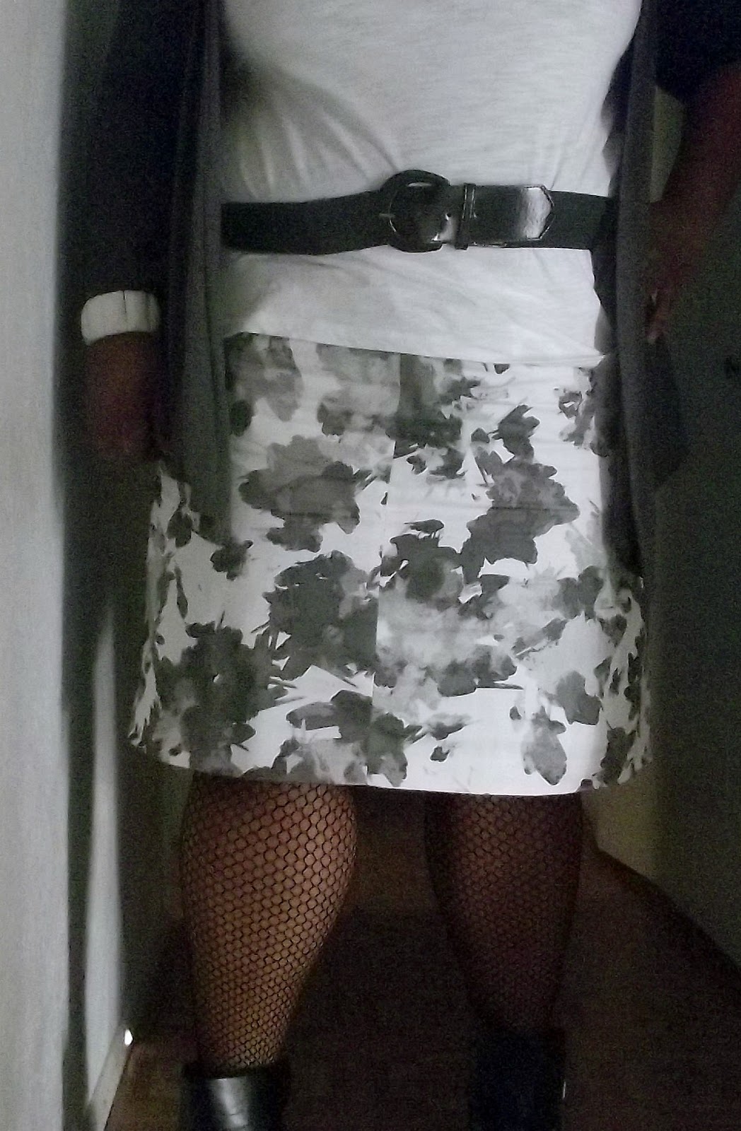 Pop Culture Fashionista: OOTD: Fishnets vs. Gray tights