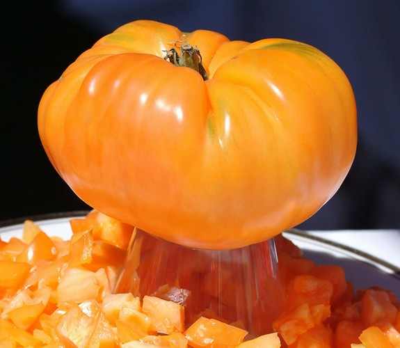 Dian Yang Tak Pernah Padam: 8 Jenis Tomat Raksasa Dengan Aneka Warna