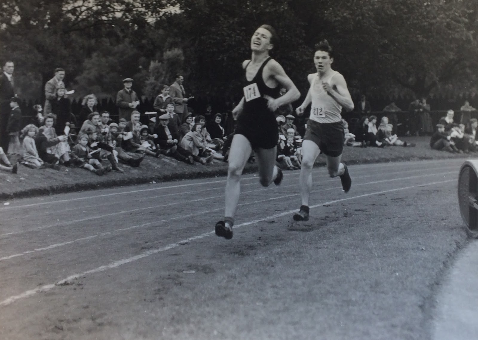 Go Feet: Friday Photos (16): Ladywell Running Track, 1950