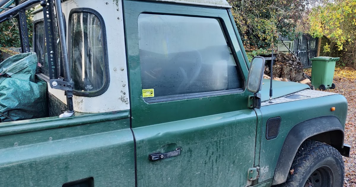 DiscoverThat - Journal: Fitting a Defender front door