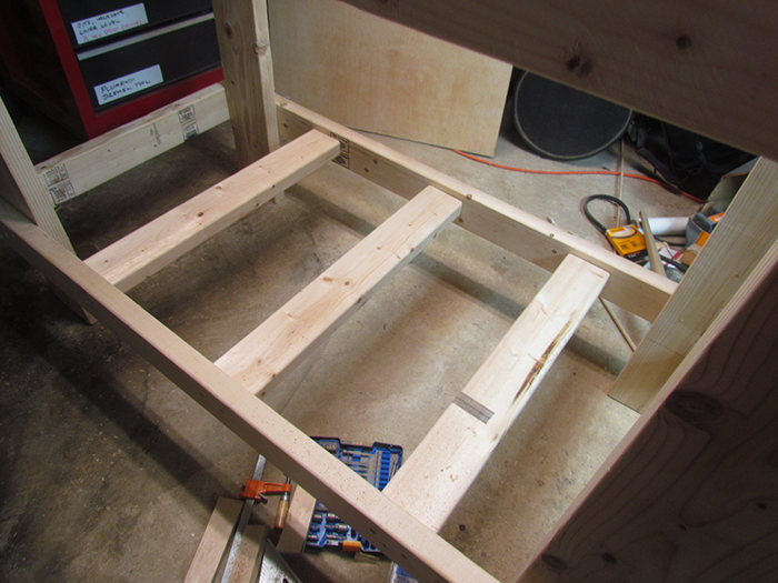 Simple, Basic DIY Workbench Crawls Backward (When Alarmed)