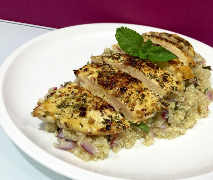 Ensalada fresca de quinoa y pollo | Cocina
