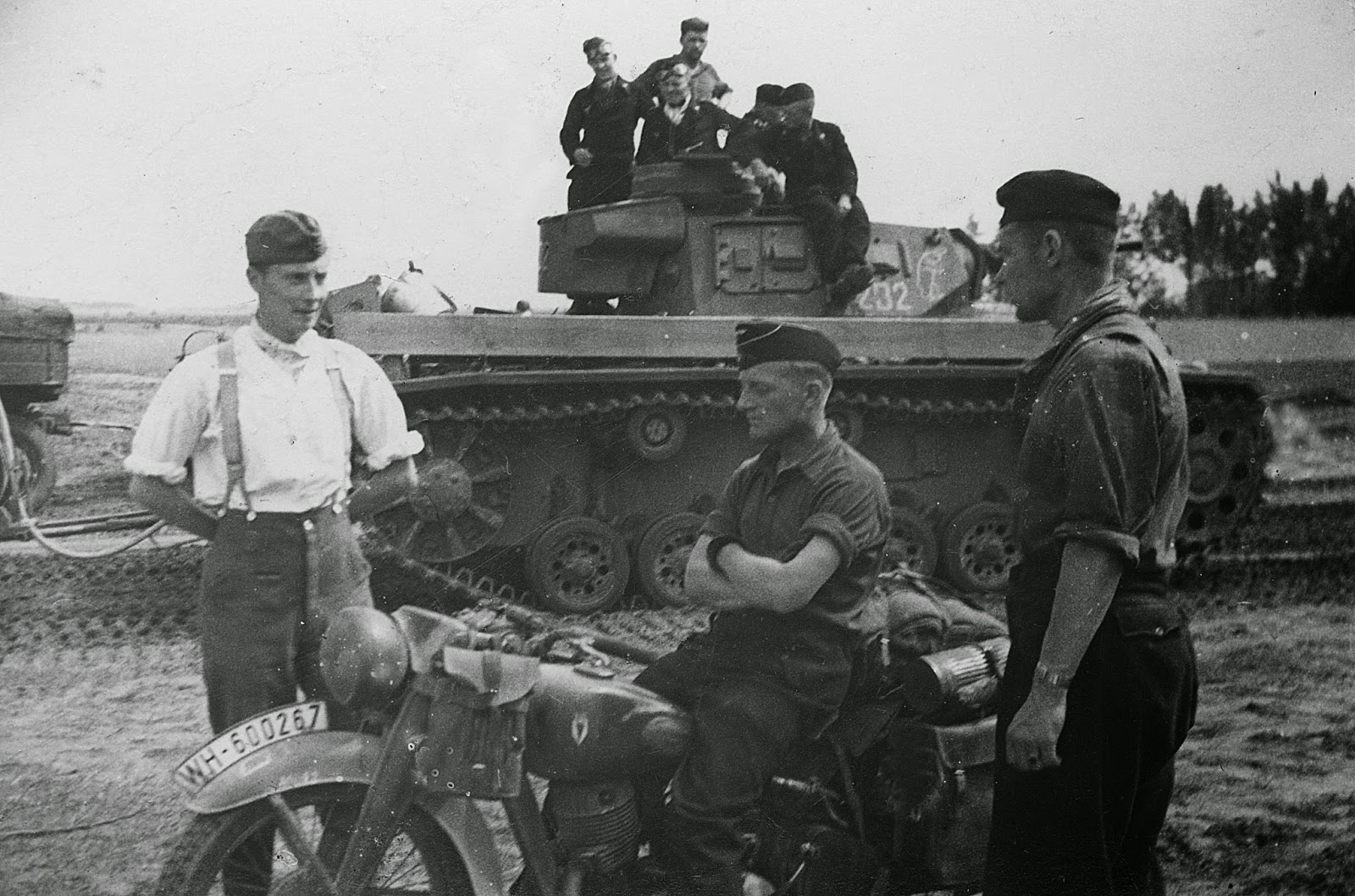 NAZI JERMAN: Foto Sepeda Motor DKW (Dampf-Kraft-Wagen)