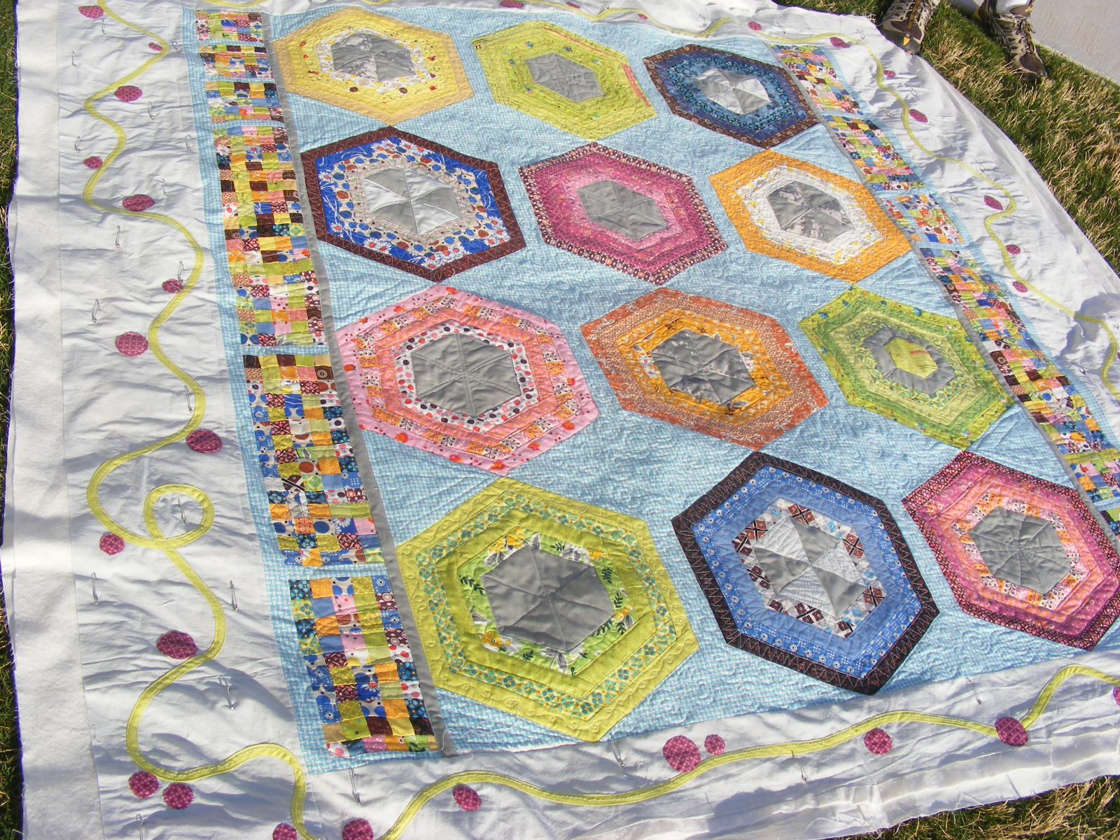 Camp Follower Bags and Quilts: Big Hexagon quilt