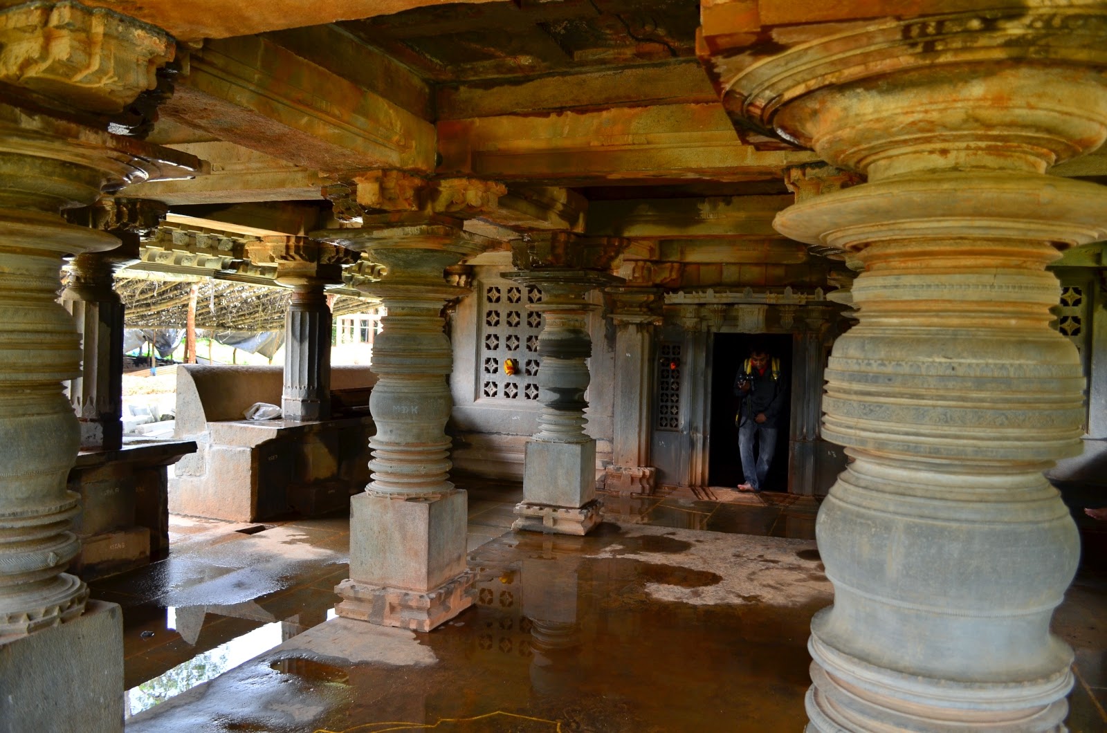 Sharath Hassan A Travelling Photographer: Hosagunda Temple, Hosagunda ...