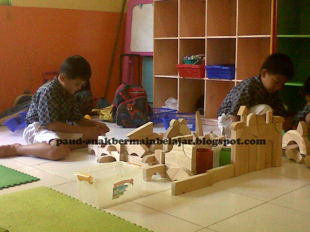 MEMOTRET ANAK PAUD PENTINGKAH? | ANAK PAUD BERMAIN BELAJAR