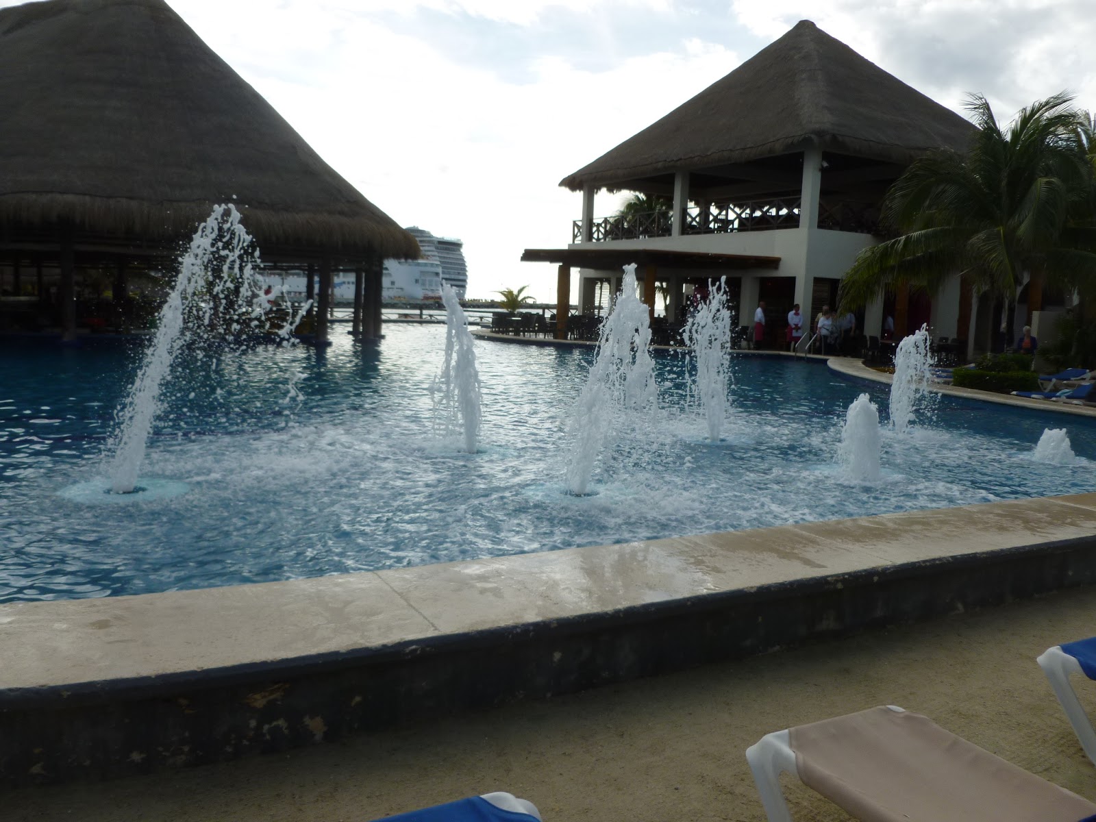 Photo-ops: Fountain: Lagoon Fountain - Costa Maya, Quintana Roo, Mexico