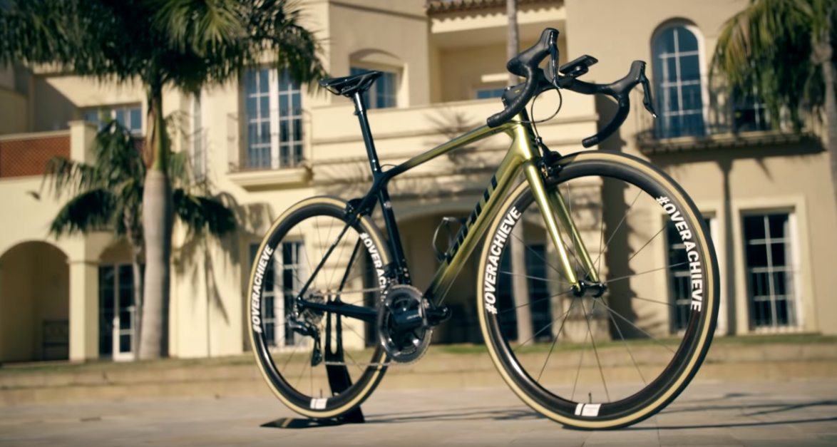 Vídeo: La Giant TCR Advanced SL Race Bike / CCC Team 2019 de Greg Van ...