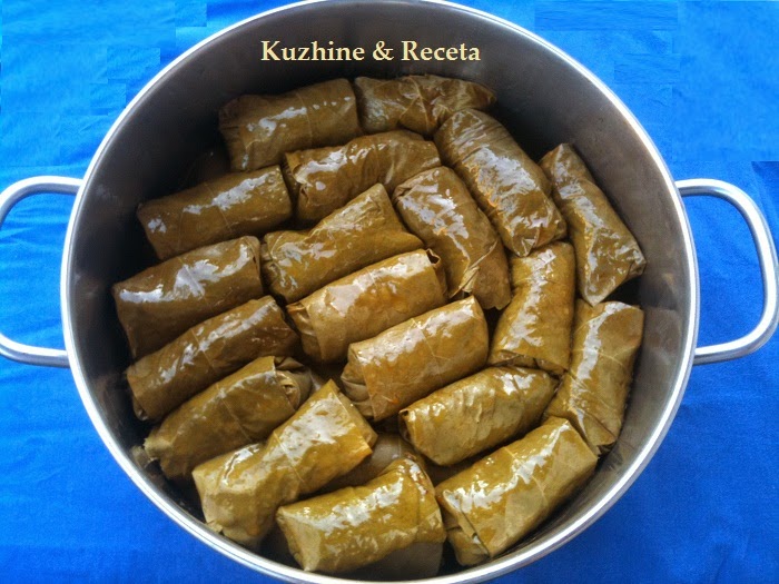 Kuzhine - Receta: Japrake te mbushur me oriz dhe mish vici te grire Kuzhine - Receta: Japrake te mbushur me oriz dhe mish vici te grire
