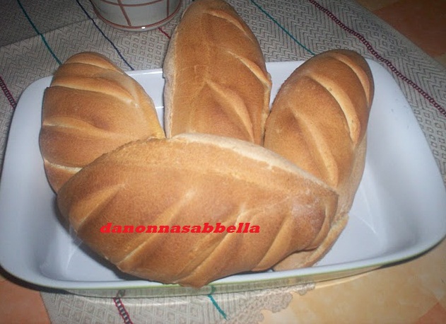 Da nonna 'Sabbella: FILONI CON LIEVITO NATURALE CON PICCOLE INCURSIONI ...