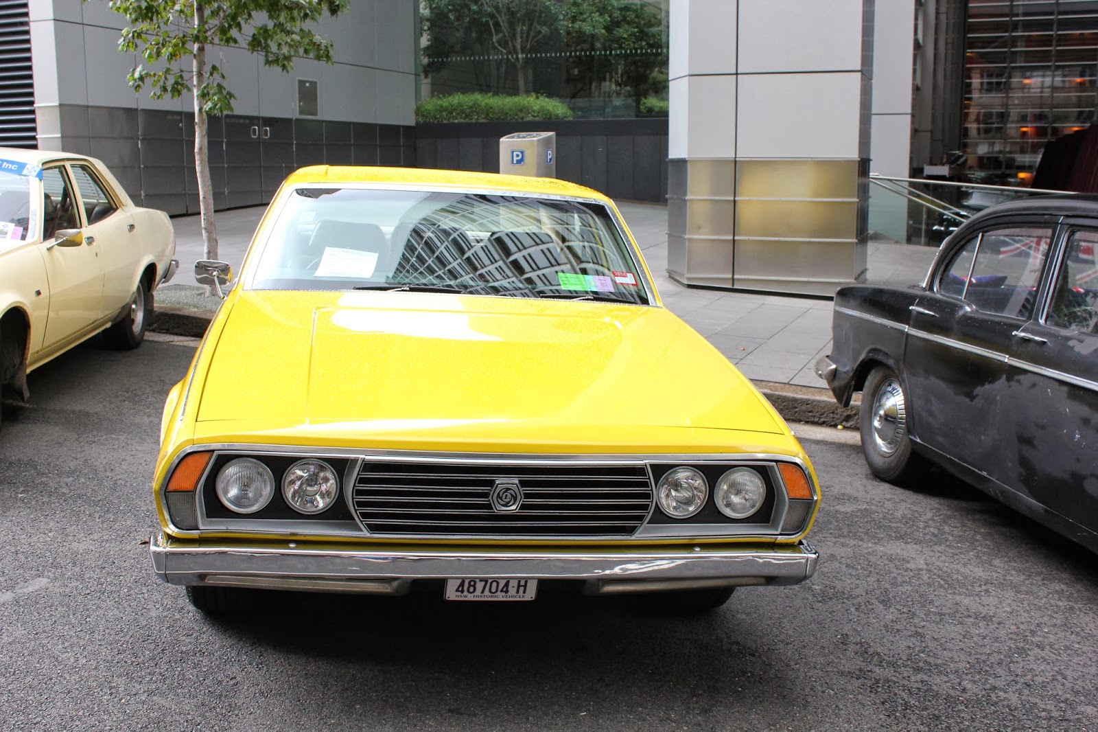 Aussie Old Parked Cars: 1974 Leyland P76 Super V8 4 speed