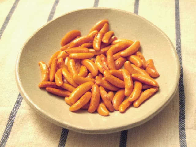 What a Feeling Japan: 柿の種 Kaki no tane ～ The addictive taste.