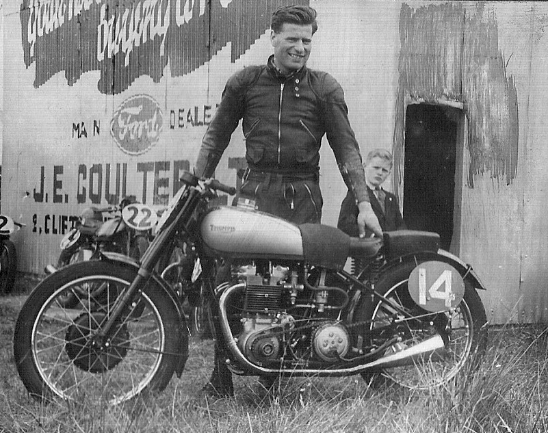 The Velobanjogent: The Velobanjogent has many small folders in his ...