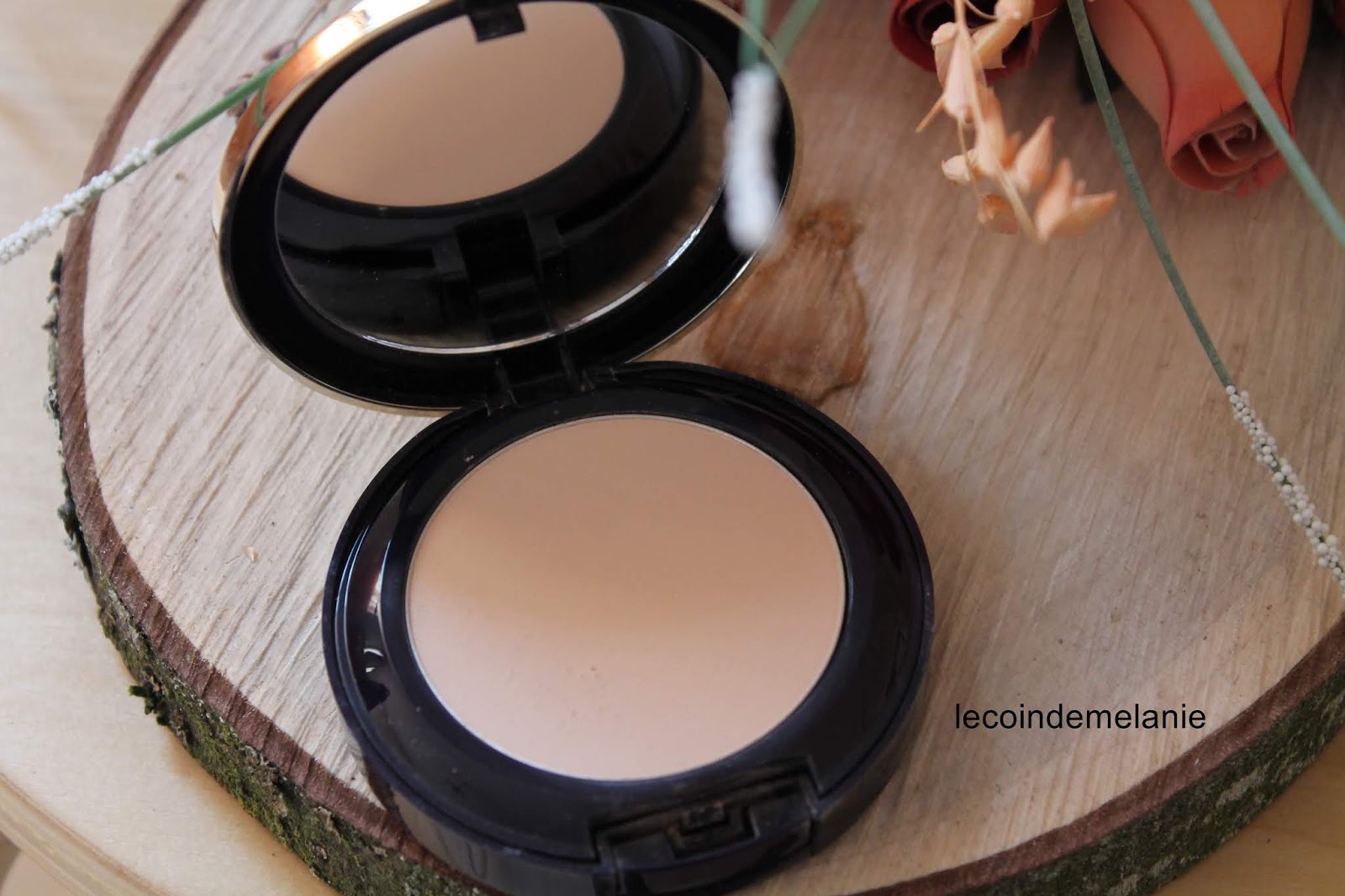 Le Coin De Mélanie - Blog Beauté & lifestyle: REVUE | Le fond de teint ...