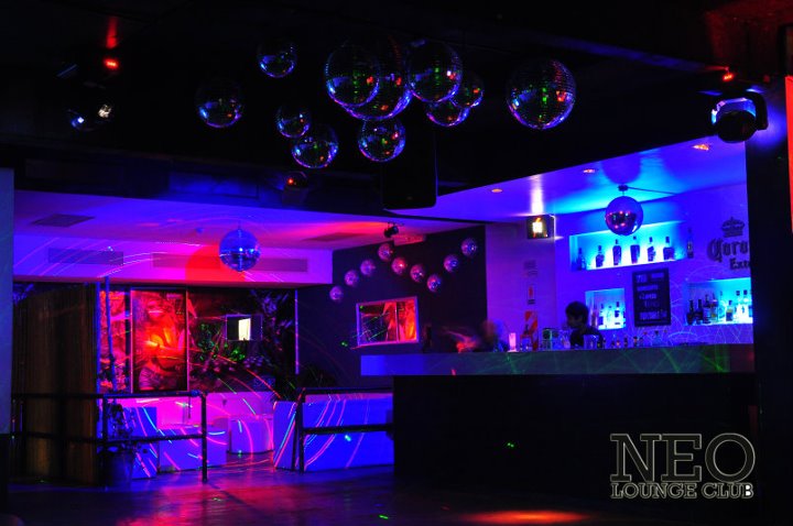 BAR / BOLICHE: NEO CLUB