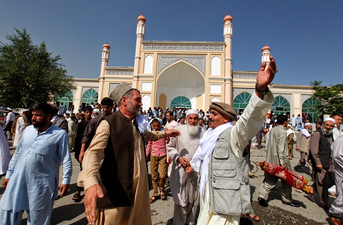 thruafghaneyes: Afghans celebrate Eid-ul-Fitr. After praying at the Eid ...