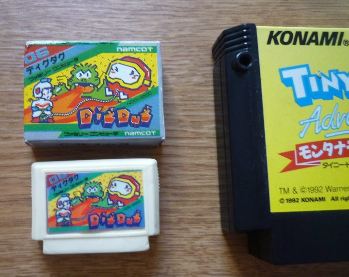 Famicomblog: A Famicom cart that fits on your fingertip