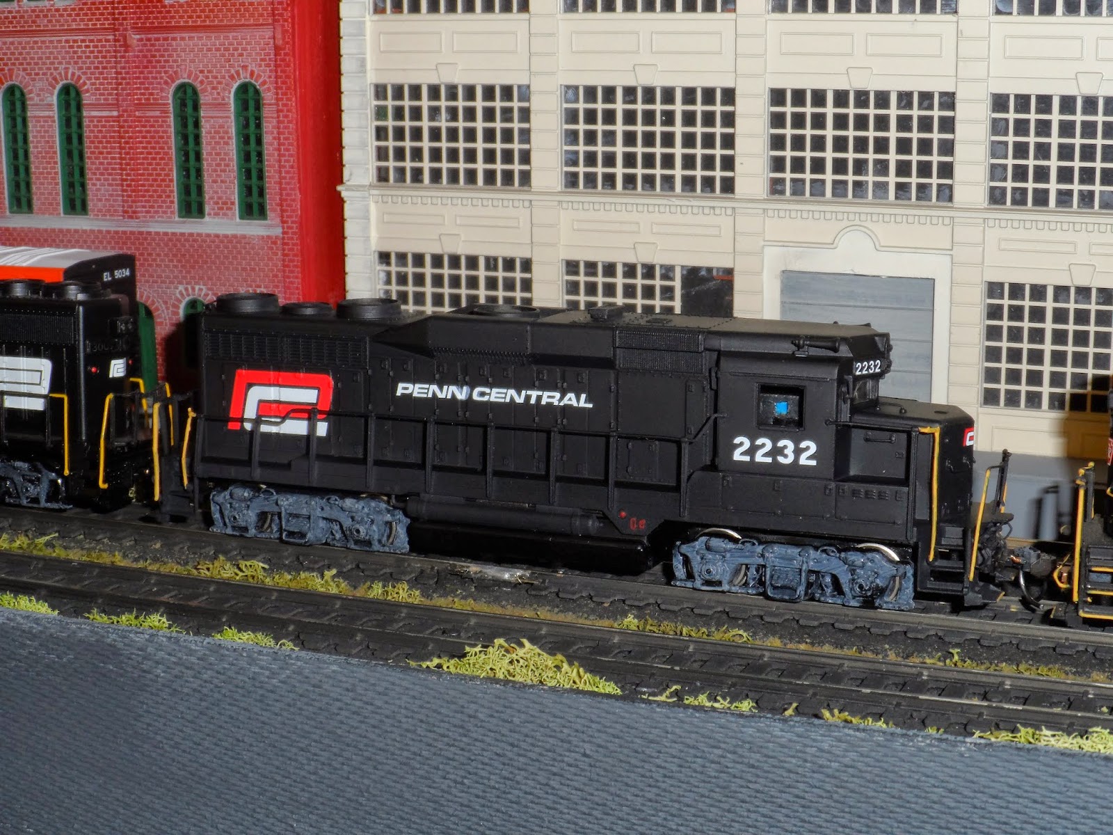 New York Central Train Layout: Penn Central GP30 2232 Joins the fleet