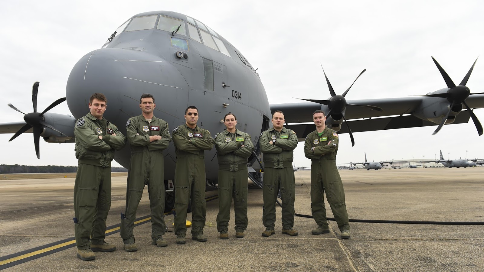 Combat Airlifter: TOP STORY >> Little Rock Airmen first to test C-130J ...