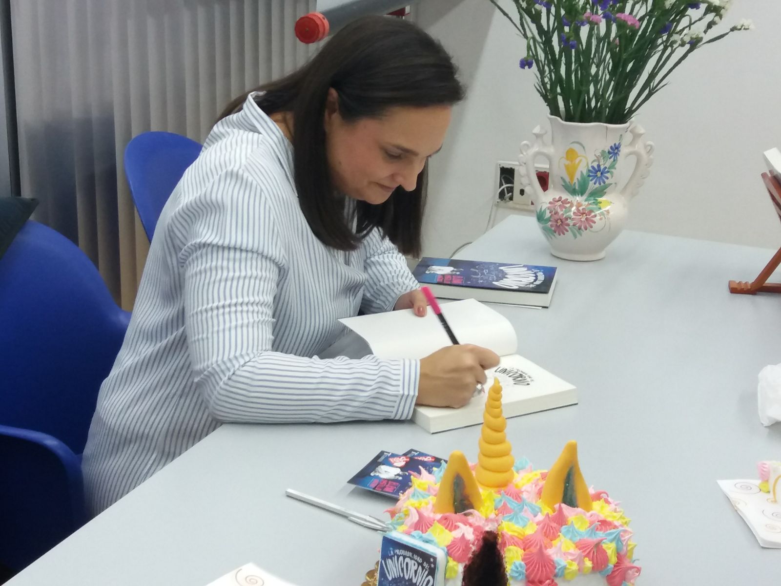 Fotos de la presentación del libro ''La probabilidad del unicornio'' de ...