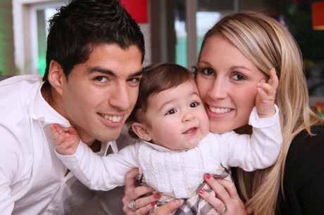 All Football Stars: Luis Suarez Wife Sophia 2012