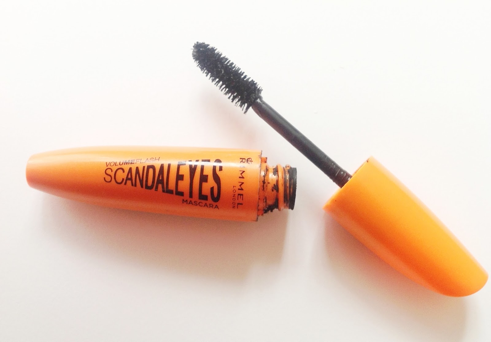 BeautyConfidential: Review: Rimmel Scandal'Eyes Mascara