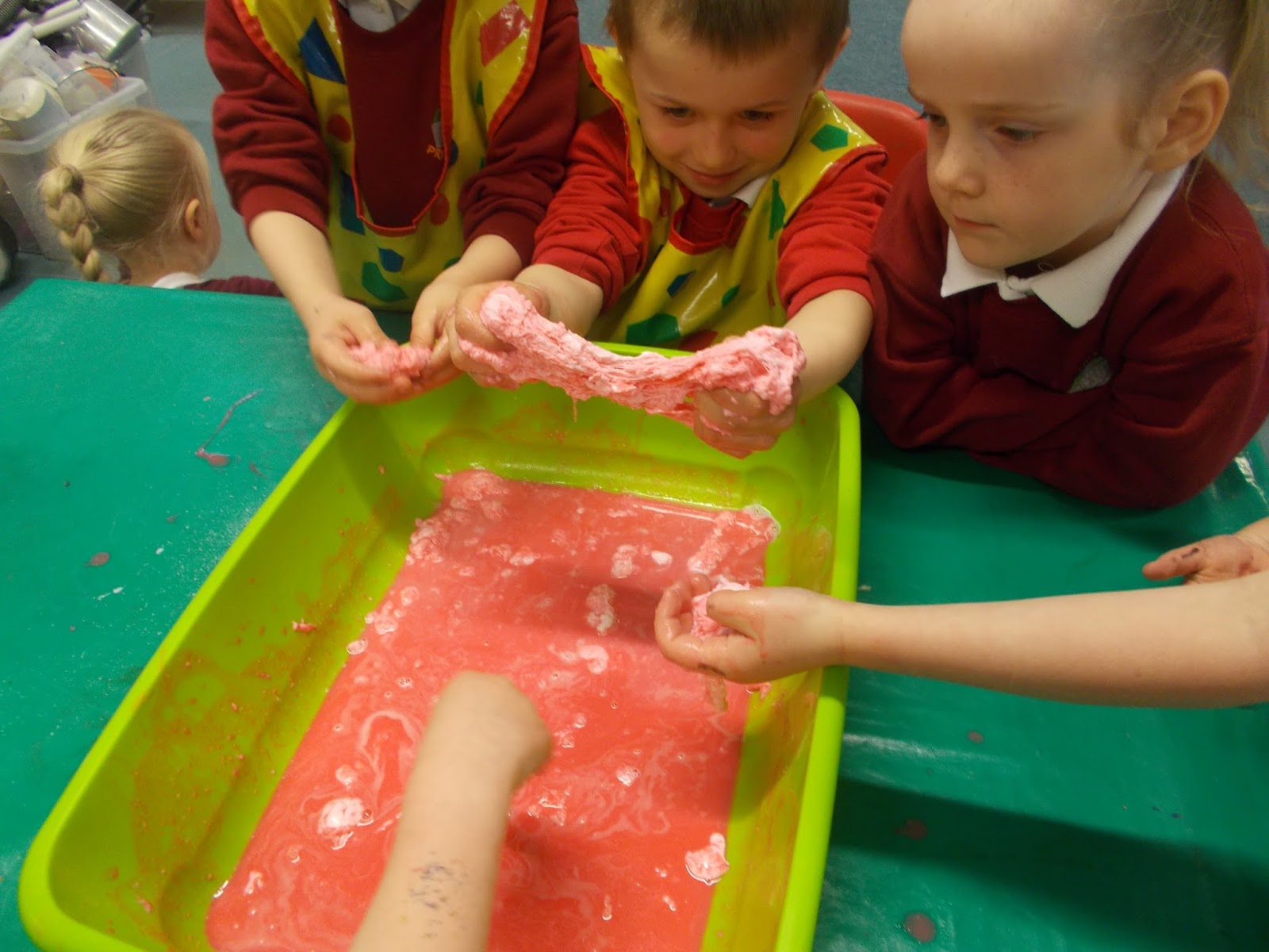 Cholsey Primary School Celebration of Learning: Foundation science - slime
