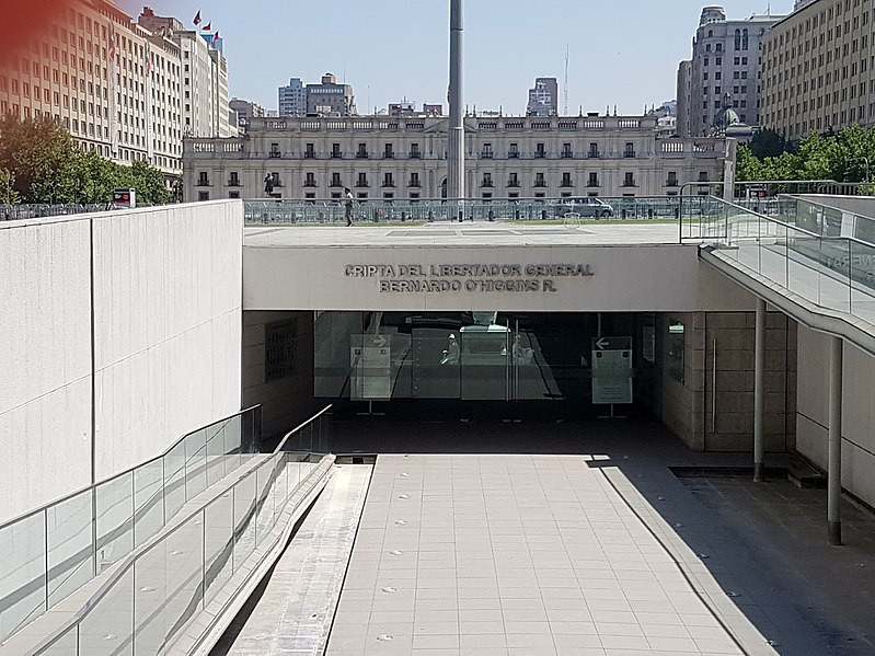 Los bulevar; un ejemplo: Paseo Bulnes de Santiago.-a