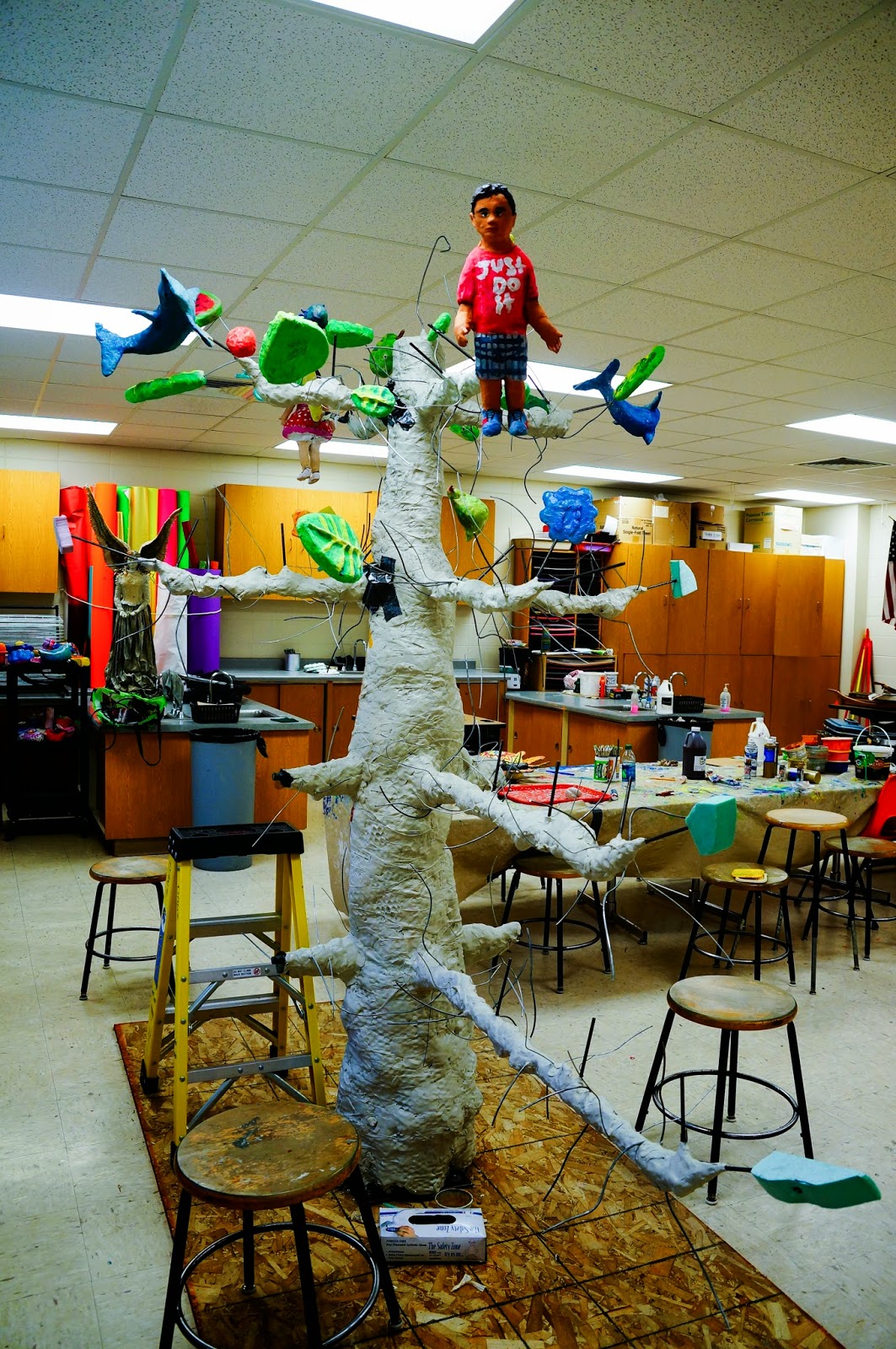 WHAT'S HAPPENING IN THE ART ROOM??: ARTIST in Residence 2014