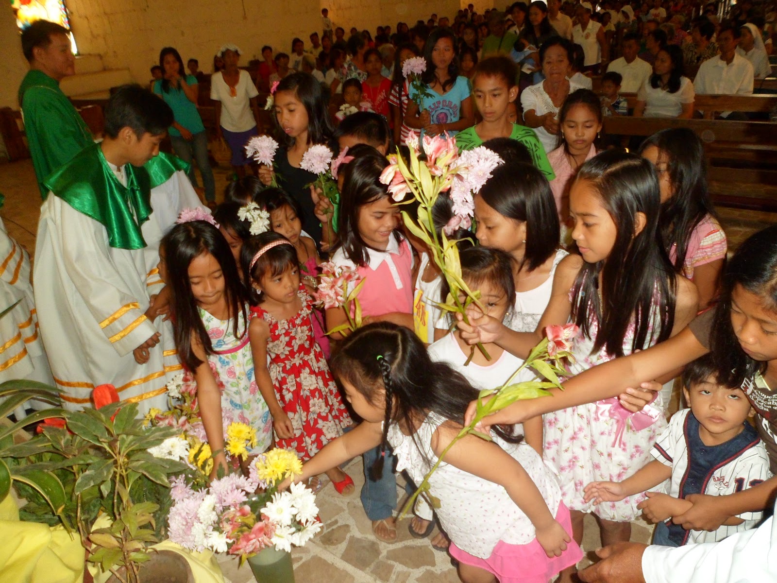 St. Nino Parish: Children Floral Offering