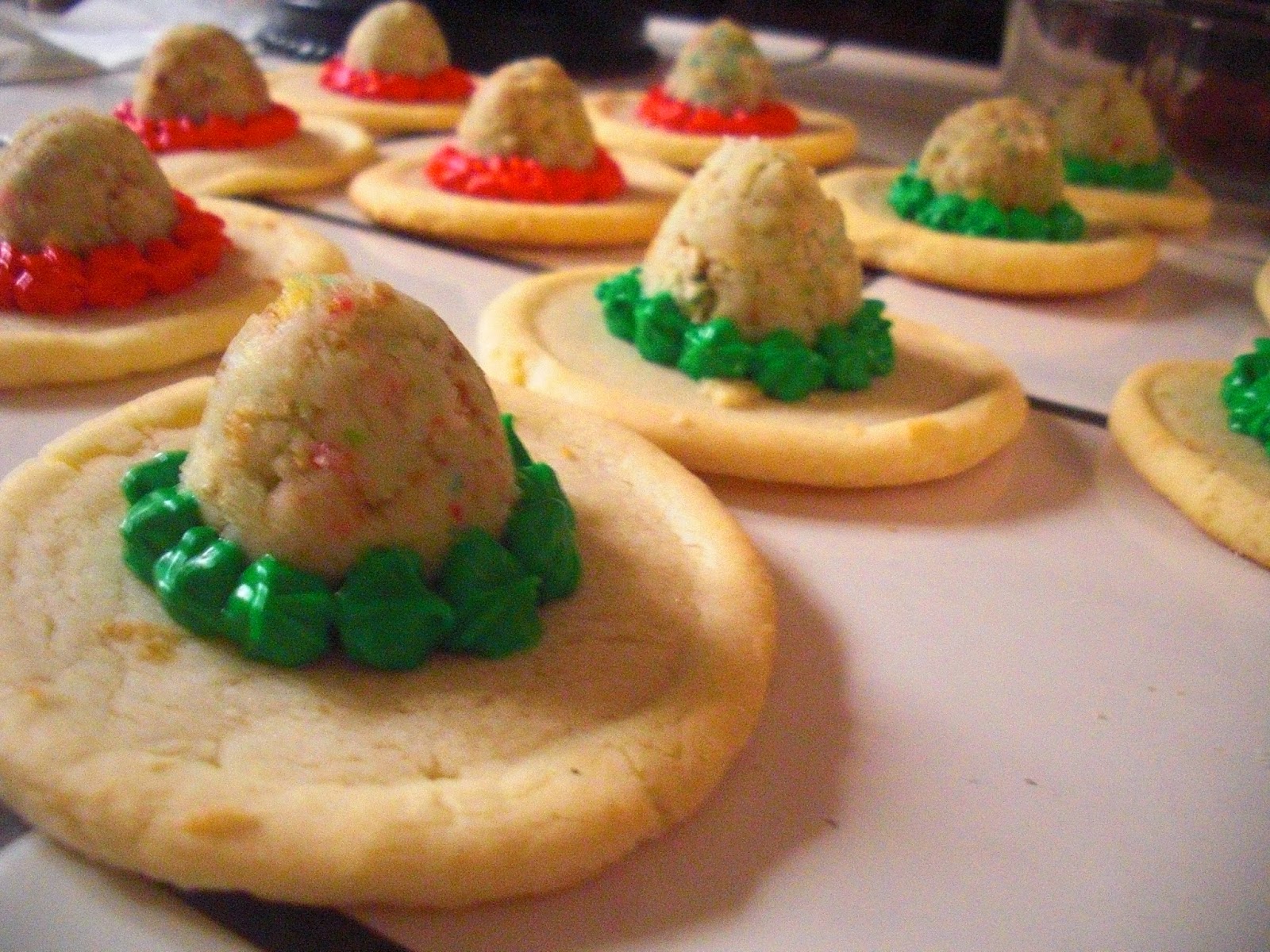 How to Make Sombrero Cookies! ~ Tania