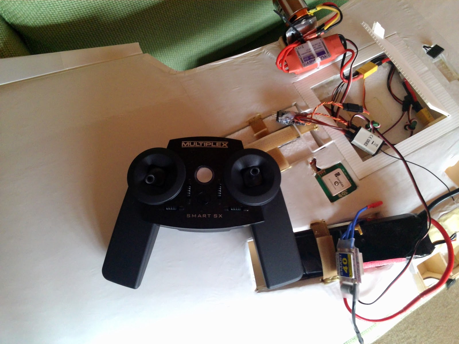 /dev/random: Elevon / V-Tail mixer with Arduino Pro Mini 5V