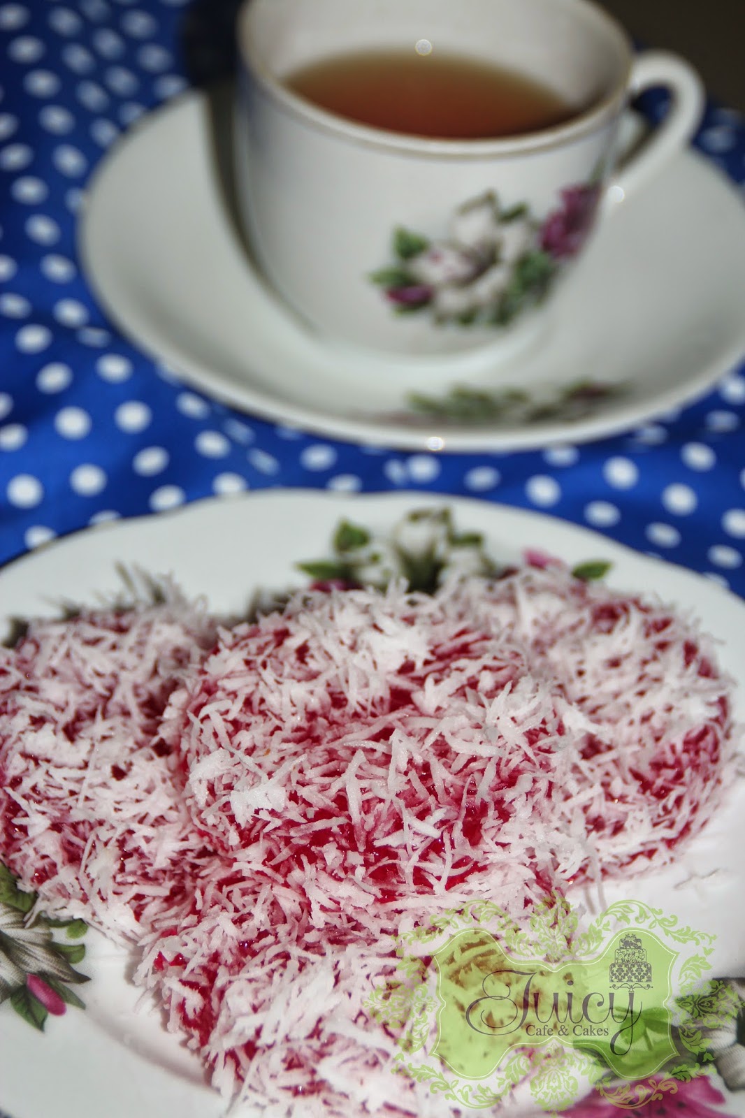 JUICY CAFE: KUIH SAGU @ BRONOK