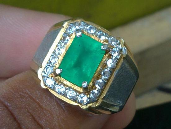 Batumulia Ruby | Safir | Zamrud | Akik: Batu Mulia Zamrud, Keindahan ...
