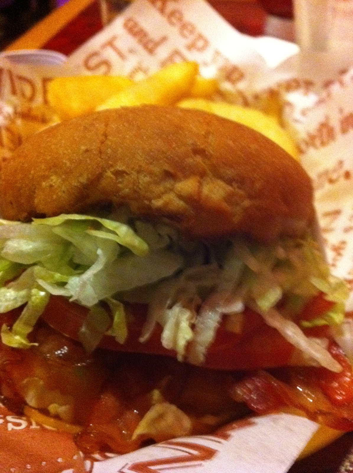 Red Robin Burger with a GLUTEN FREE Roll: YUM!!