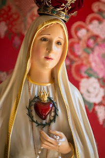 Por que Maio é o mês de Maria? | A Verdadeira devoção à Virgem Maria