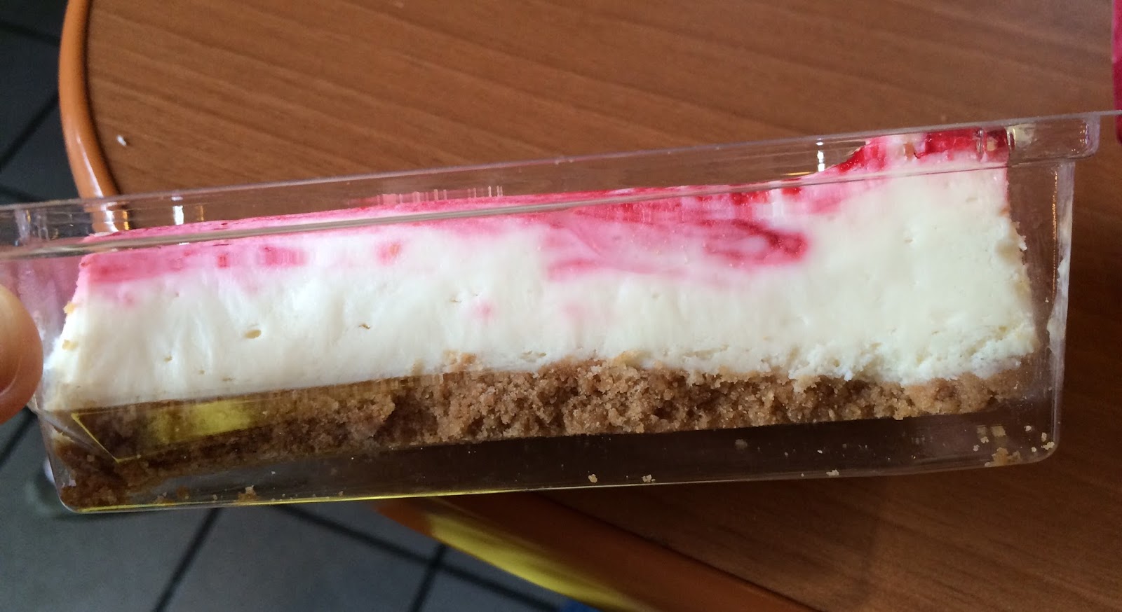 Strawberry Swirl Cheesecake From KFC / ケンタッキーのストロベリー スワール チーズケーキ ~ I'm ...