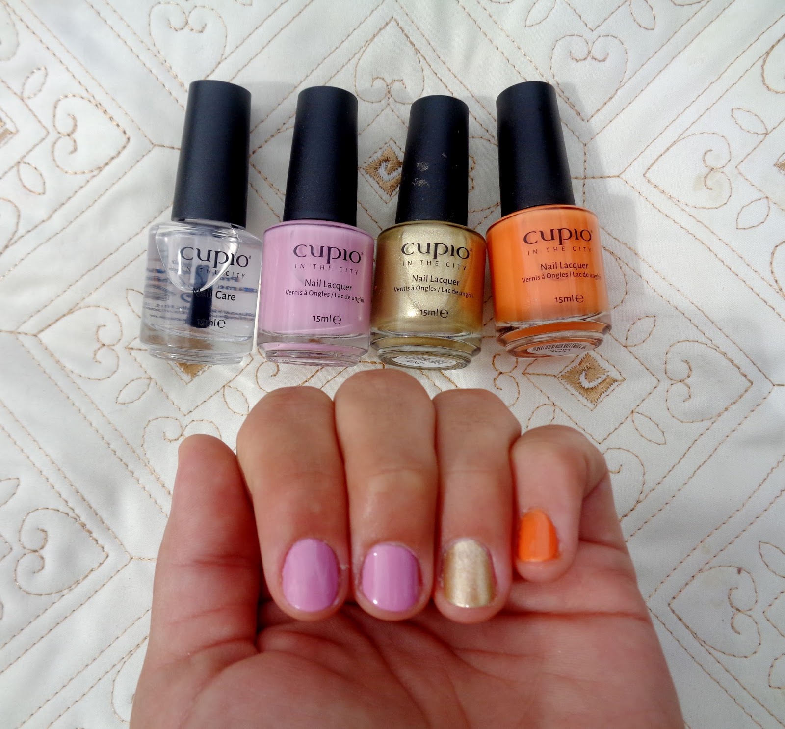 Ebony Vintage: Review: Lacurile de unghii Cupio