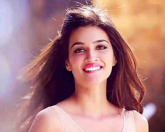 Kriti Sanon is now the owner of her own luxury car BMW - Blog Rajasthan ...