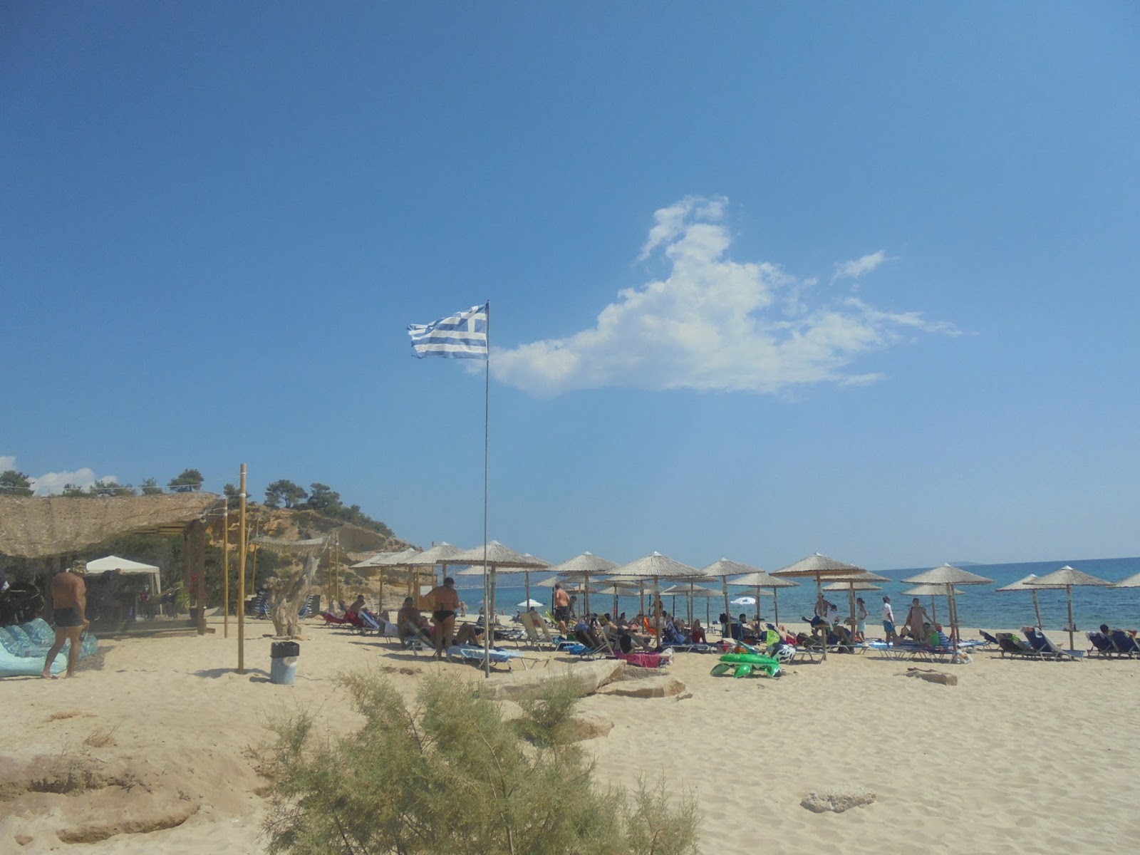 ΣΚΕΦΤΟΜΑΣΤΕ ΕΛΛΗΝΙΚΑ: ΒΟΛΤΑ ΣΕ ΠΑΡΑΛΙΕΣ ΤΗΣ ΠΑΝΕΜΟΡΦΗΣ ΘΑΣΟΥ. ΦΩΤΟ
