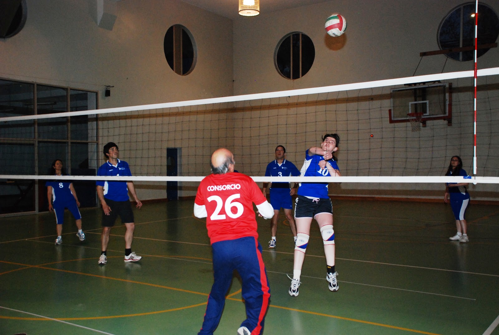 Galeria de Imagenes Olimpiadas del seguro 2011: MÁS DE VOLEIBOL MIXTO