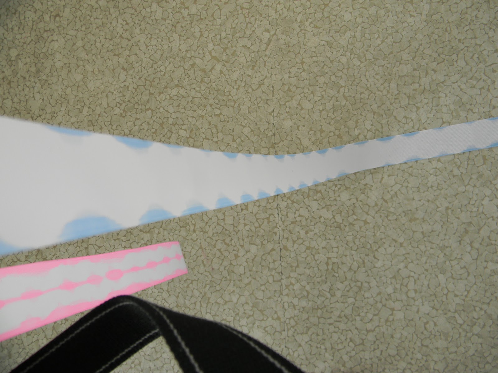 GORGEOUS SHINY THINGS: I test out the "Dip- Dye" Trim DIY