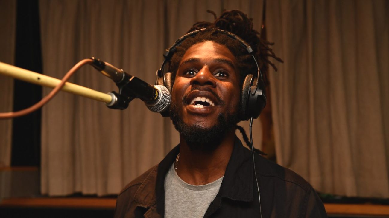 Reggaediscography: CHRONIXX - DISCOGRAPHY: (Reggae Singer)