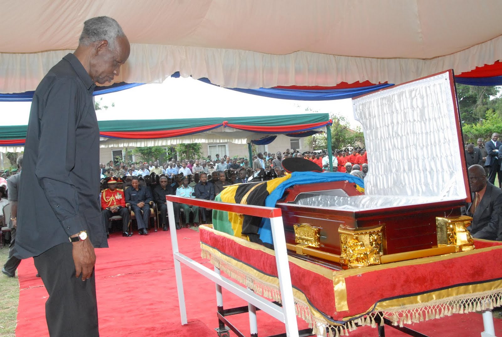 MWILI WA MPIGANAJI LUTENI JENERALI MAYUNGI 'MTI MKAVU' WAAGWA LUGALO ...