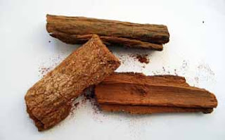 VIDA SANA Y NATURAL : PROPIEDADES DE LA QUINA Y EL ROMERO