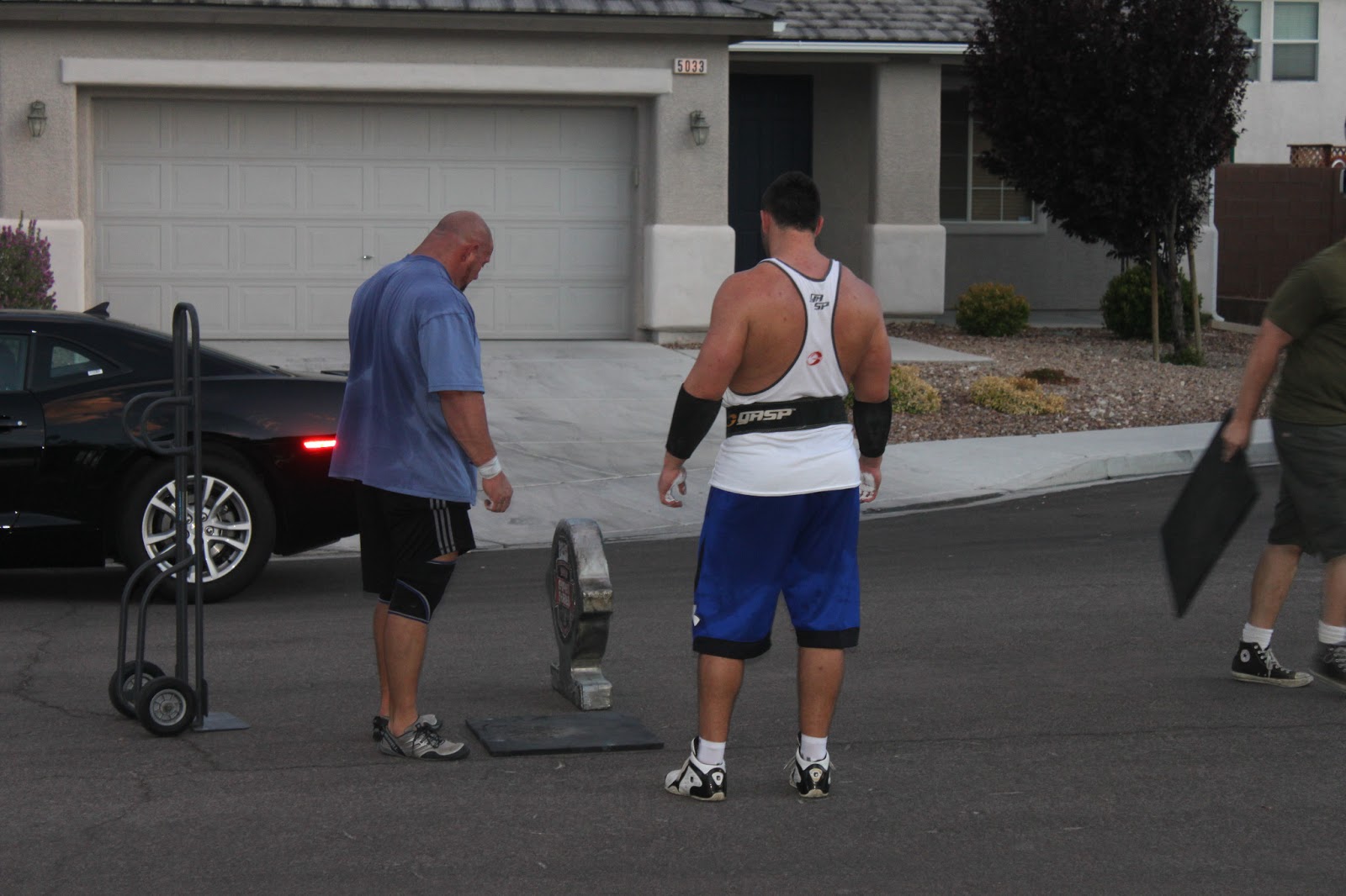 Strongman log: 23.7.2013 Log and Shield Carry with "The Best's"